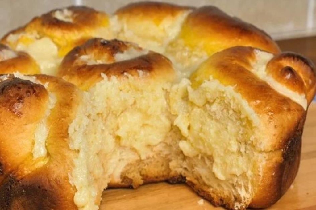 Rosca de Coco recheada, magnifica de dar água na boca - Água na Boca